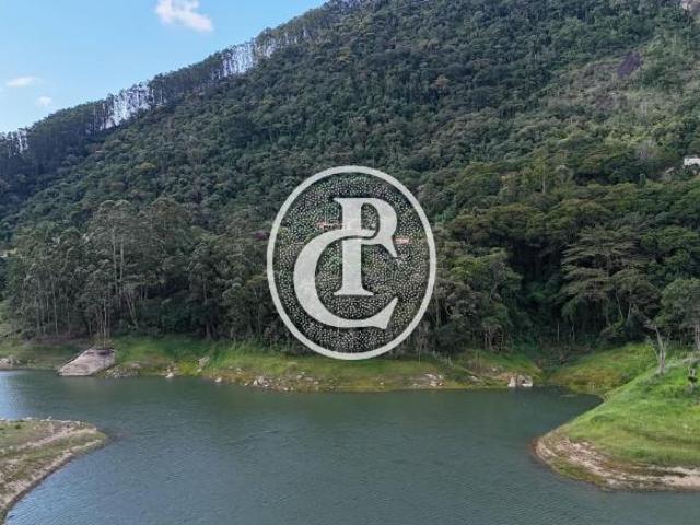 Encantador Sítio à Venda em Natividade da Serra/SP – Pé na Água!