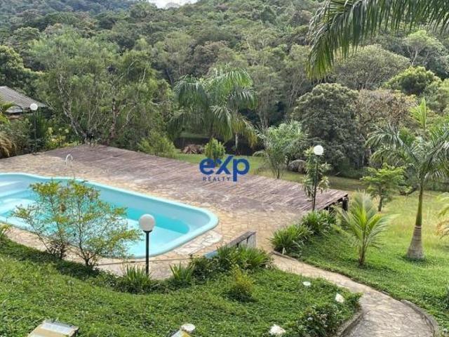 Encantador Sítio em Juquitiba: 20.000 m2 de Pura Beleza Natural a Apenas 70 KM de São Paulo