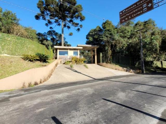 Encantador TERRENO com 2,502 m2 em condomínio fechado propriedade onde cantam os pássaros