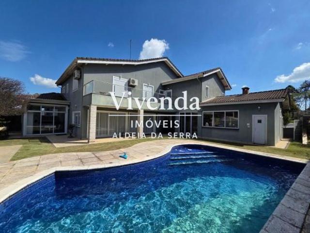 Encantadora Casa em Aldeia da Serra Condomínio Fechado
