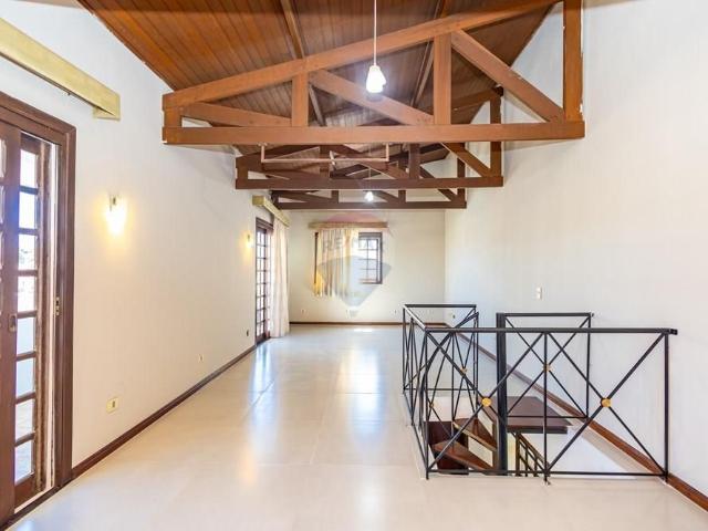 Encantadora casa térrea para alugar com 301m² no bairro Barreirinha