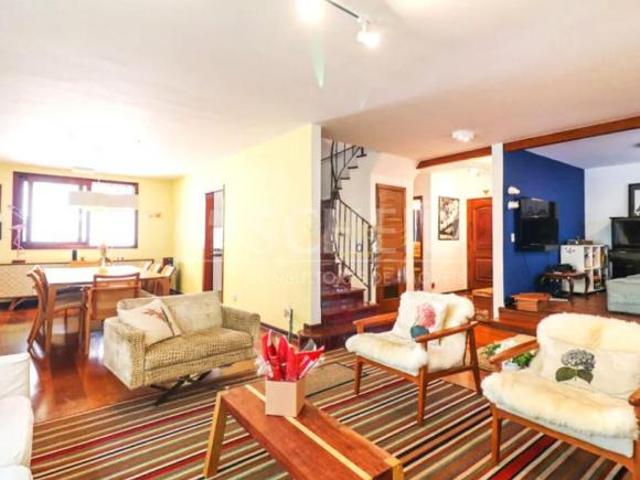 Encante se com essa Casa no Jardim Petrópolis SP ? Charme e Conforto em um Só Lugar!