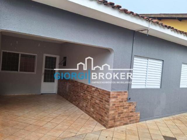 Encante se com esta casa à venda no Jardim Simões, São José do Rio Preto SP! 3 quartos, sala ampla