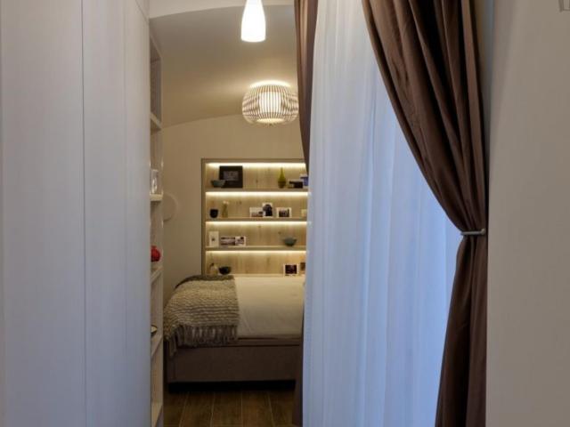 Enchanting studio with shared bathroom not far from Holland Park Has an Apartment