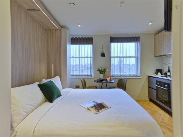 Enchanting studio in South Kensington Has an Apartment