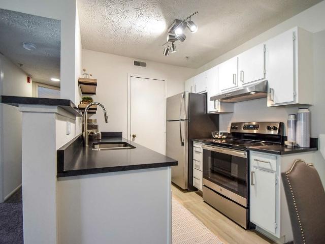 Enclave at Albany Park 2 Bedroom Apartment for Rent at 4955 Enclave Blvd, Columbus, OH 43081 Trouville