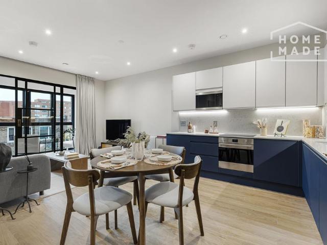 Enclave, Birmingham City, B5 3 bed flat to rent £2,118 pcm £489 pw