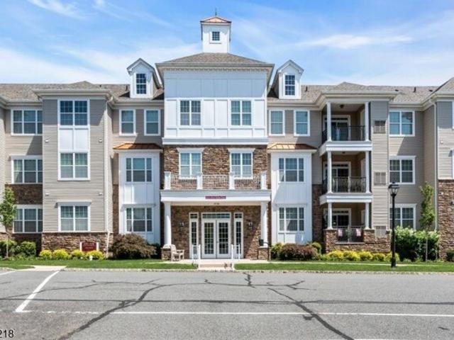 Enclave Cir, Franklin Twp, Condo For Sale