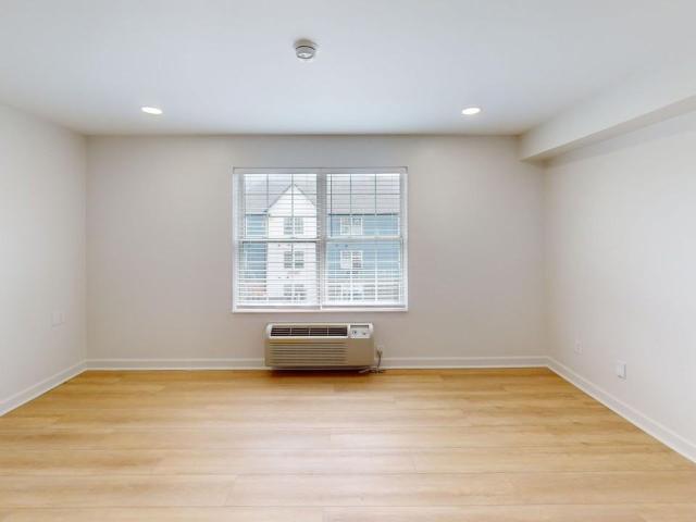 Enclave Park 100 Studio Apartment for Rent at 5802 W 71st St, Indianapolis, IN 46278 Park 100