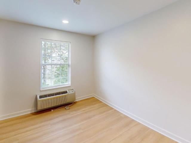 Enclave Park 100 1 Bedroom Apartment for Rent at 5802 W 71st St, Indianapolis, IN 46278 Park 100