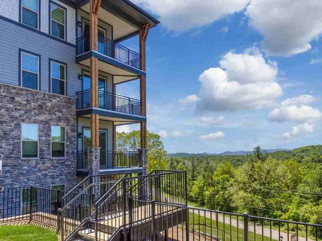 Enclave Piney Mountain 1 Bedroom Apartment for Rent at 1040 Enclave Piney Ln, Asheville, NC 28805