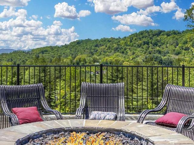 Enclave Piney Mountain 2 Bedroom Apartment for Rent at 1040 Enclave Piney Ln, Asheville, NC 28805