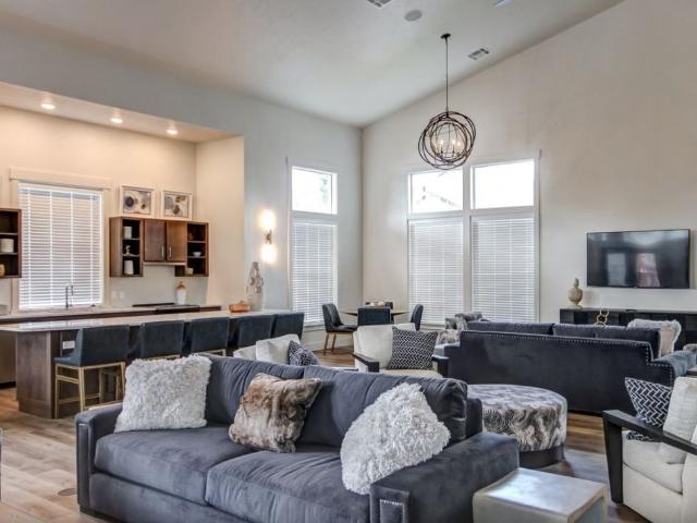 ENCLAVE TOWNHOMES 2 Bedroom Apartment for Rent at 1440 N Locust Grove Rd, Meridian, ID 83642 Northeast Meridian
