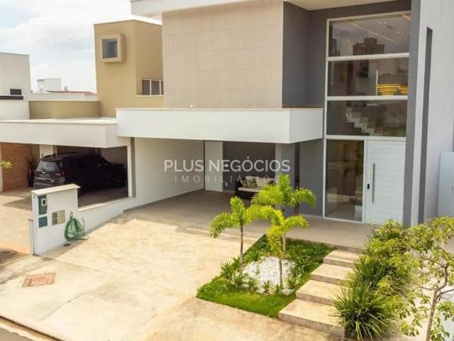 Encontre o lar dos seus sonhos! Luxuosa casa no prestigiado Condomínio Monte Carlo por R$ 2,2M. Eleg