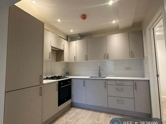 Endwell Road, London, SE4 3 bed flat to rent £2,900 pcm £669 pw