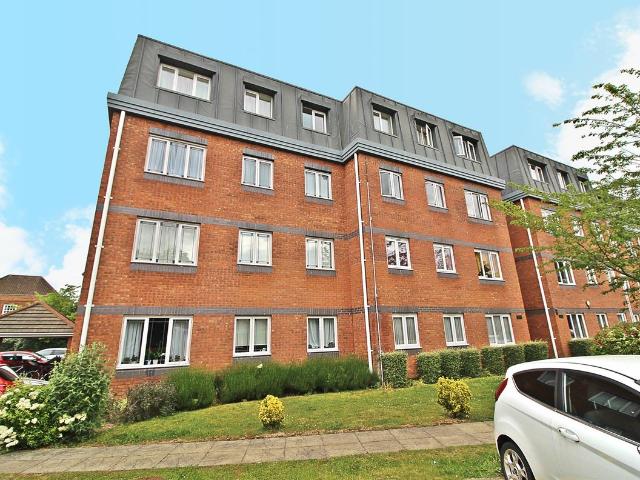 Endymion Mews, Hatfield AL10, 2 bed flat to rent, £1,325 pcm | PrimeLocation