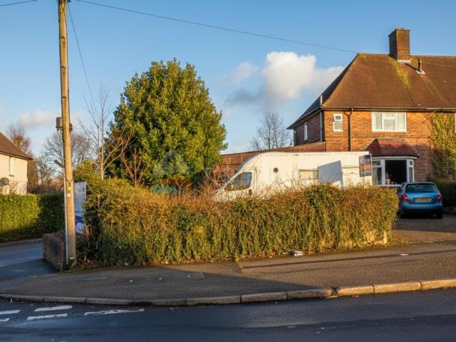 End of terrace house for sale