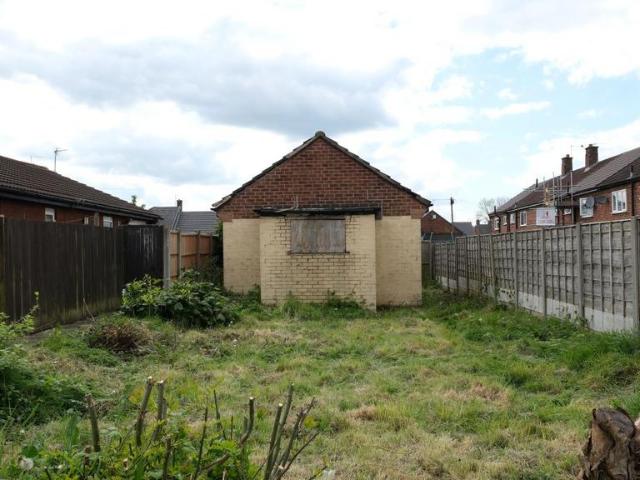 End of terrace house for sale