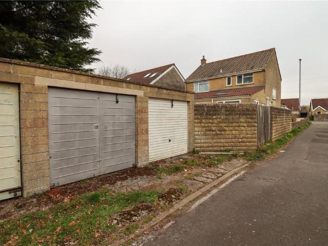 End of terrace house for sale