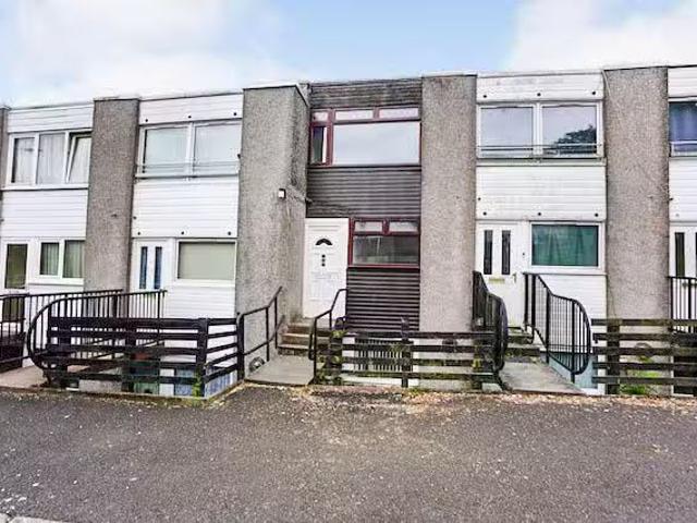 End of terrace house for rent in Millcroft Road, Carbrain, Cum.