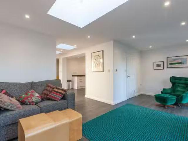 End terrace house to rent in Old Road, Headington OX3