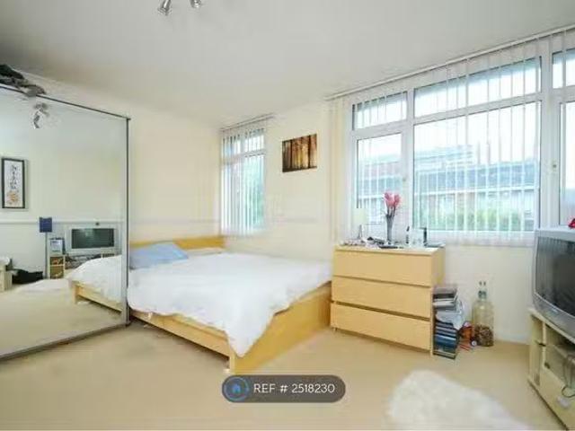 End terrace house to rent in Lenthorp Road, London SE10