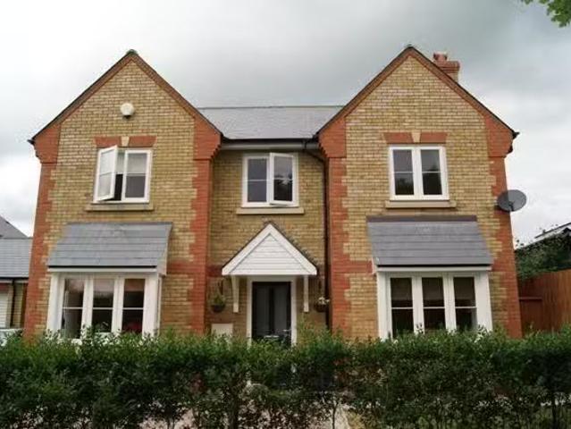 Endeavour Close, Lower Stondon, HENLOW