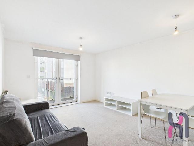 Endeavour House, 1B Elmira Way M5, 2 bed flat to rent, £1,200 pcm | PrimeLocation
