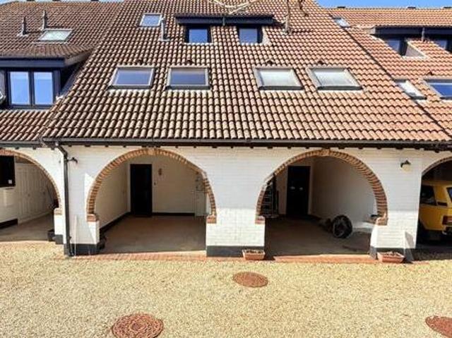 Endeavour Way, Hythe, 2 Bedroom Town