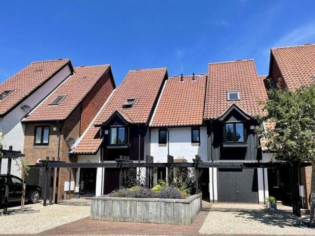 Endeavour Way, Hythe, 3 Bedroom Town