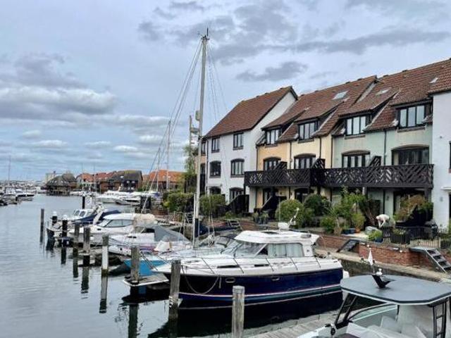 Endeavour Way, Hythe, 3 Bedroom Town