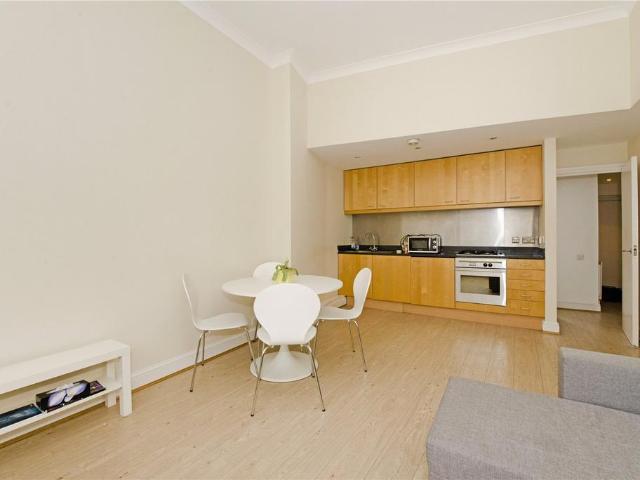 Endell Street, Covent Garden, London. 2 bed flat to rent £3,400 pcm £785 pw