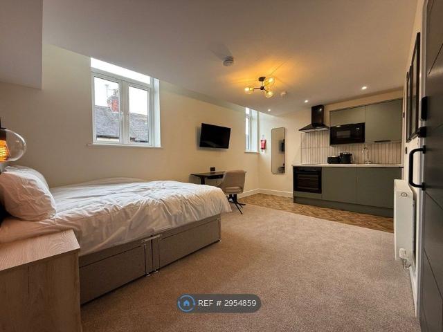 Enderley St, Newcastle ST5, Room to rent, £715 pcm | PrimeLocation