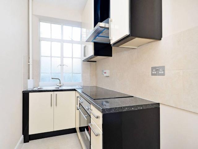 Endsleigh Court, Bloomsbury, London WC1H, 2 bed flat to rent, £3,359 pcm | PrimeLocation
