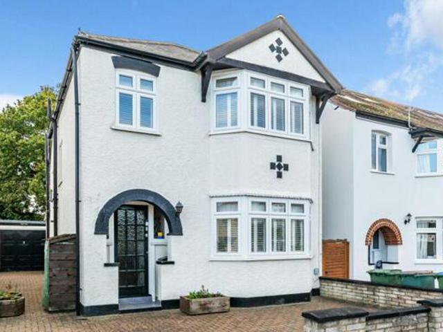 Endsleigh Gardens, Hersham, 3 Bedroom Detached