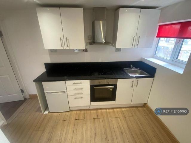 Endsleigh Road, Bedford, MK42 2 bed flat to rent £1,000 pcm £231 pw