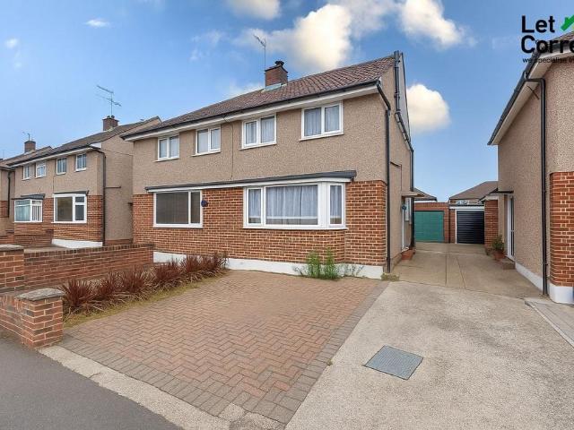 Enfield EN3 1 bed in a house share to rent £1,020 pcm £235 pw