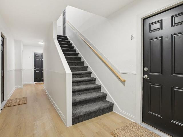 Enfield Heights 2 Bedroom Apartment for Rent at 1710 Enfield Rd, Austin, TX 78703 Old Enfield