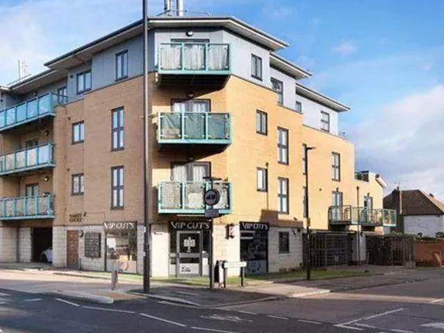 Enfield Highway Shopping Centre, 16 Cedar Avenue, Enfield, EN3 7JB, United Kingdom | 2 bed apartment for rent #167381849 | Rentberry