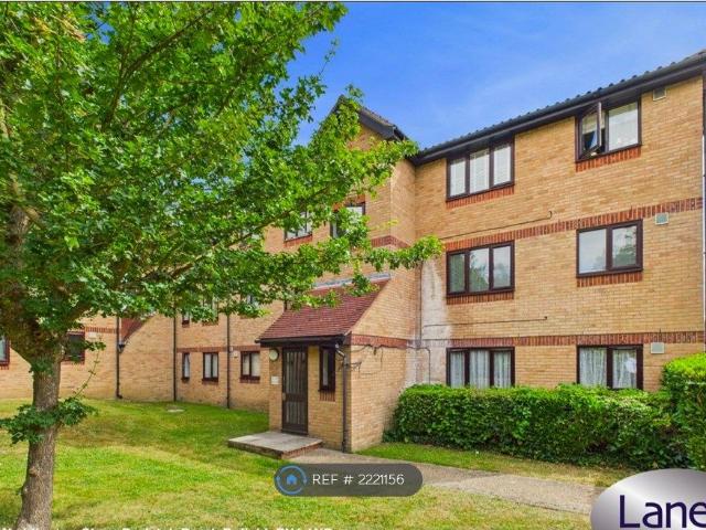 Enfield, London EN1, Studio to rent, £1,300 pcm | PrimeLocation