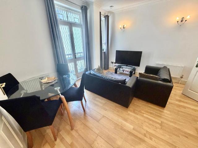 Enford Street, W1H 1DJ 2 bed flat to rent £3,000 pcm £692 pw