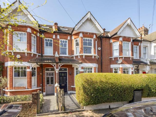 Engadine Street, Southfields, London. 4 bed terraced house to rent £5,000 pcm £1,154 pw