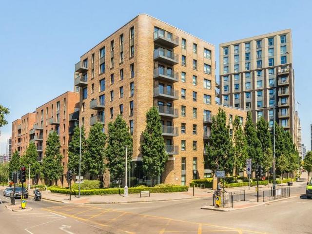 Engineers Way, Wembley HA9 3 bed flat to rent £3,300 pcm £762 pw