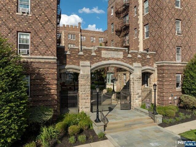 Engle St Unit A, Englewood, Condo For Sale