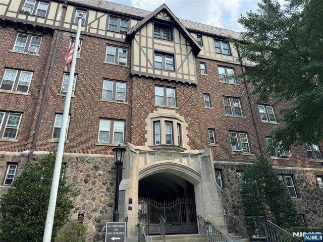 Engle St Apt G, Englewood, Condo For Sale