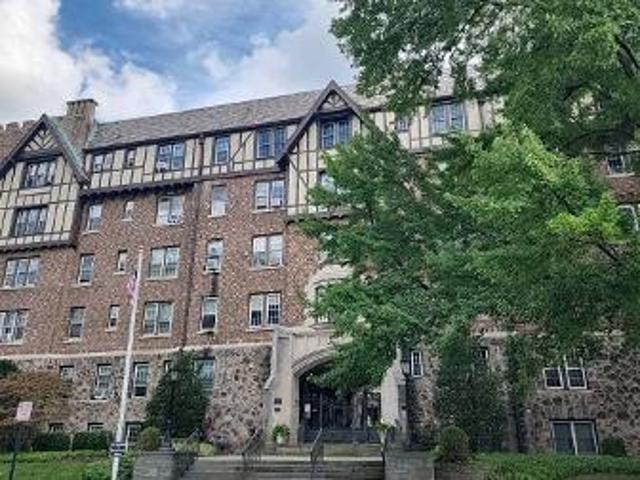 Engle St Apt G2