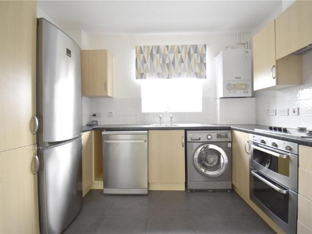 Engledow Drive, Cambridge, CB4 1 bed apartment to rent £1,275 pcm £294 pw
