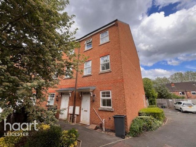 Englewood Close, LEICESTER 5 bed semi detached house to rent £1,595 pcm £368 pw