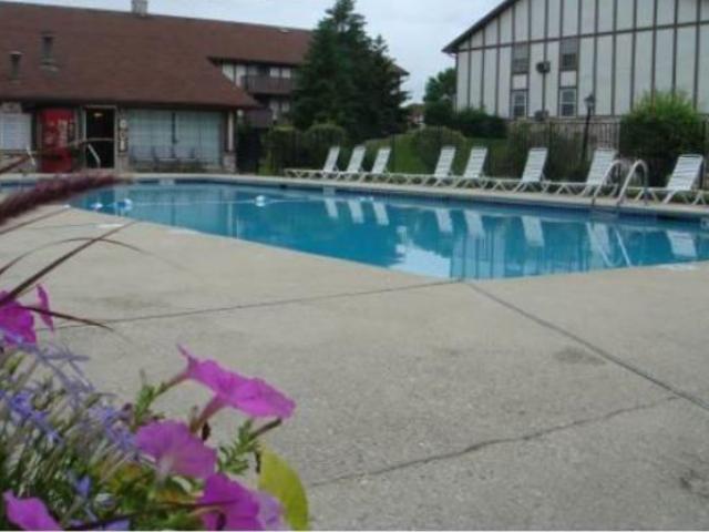 English Meadows Apartment Homes, Greenfield WI Studio Apartment for Rent at 6510 W English Meadows Dr, Greenfield, WI 53220