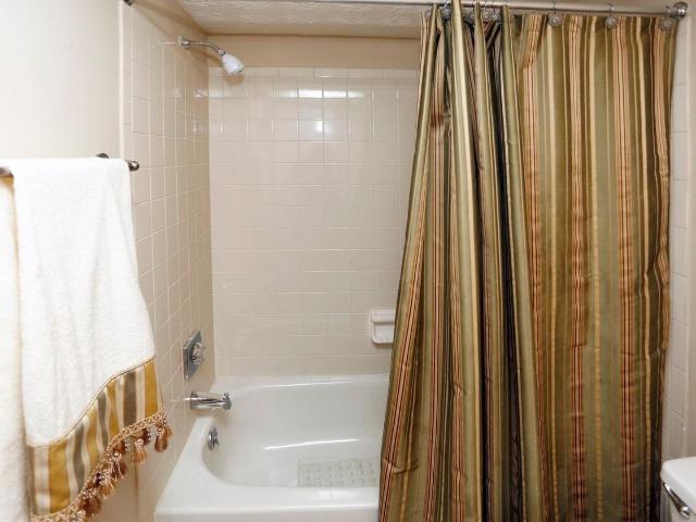 English Village Apartments 2 Bedroom Apartment for Rent at 545 English Village Dr, Indianapolis, IN 46239 Irvington